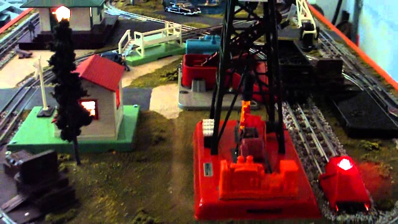 Scotts Small Lionel Lionel train Layout - YouTube