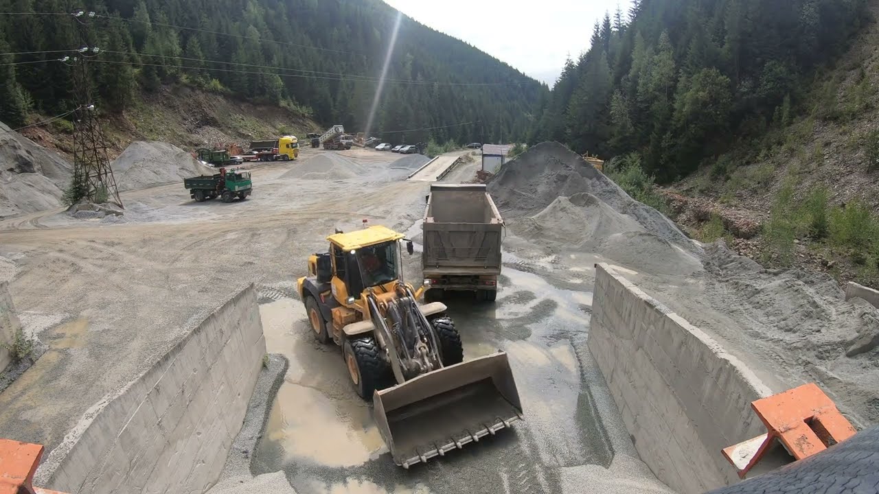 Volvo L120 H - YouTube