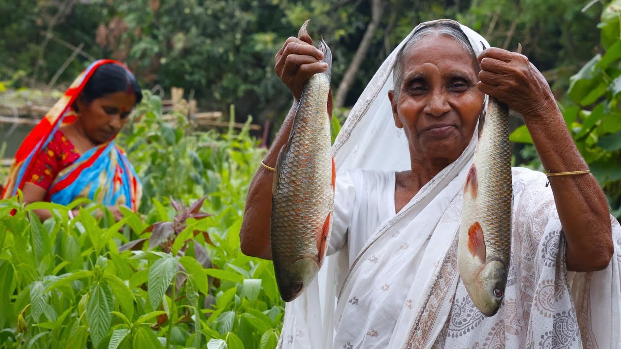 গরমের সেরা রুই মাছের পাতলা ঝোল | Ruhi fish curry cooking | Summer ...