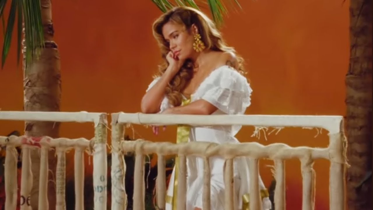 KAROL G - Papasito (Letra/Lyric) - YouTube