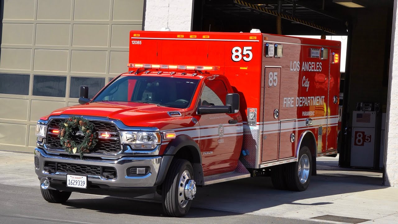 LAFD *NEW* Rescue 85 responding - YouTube