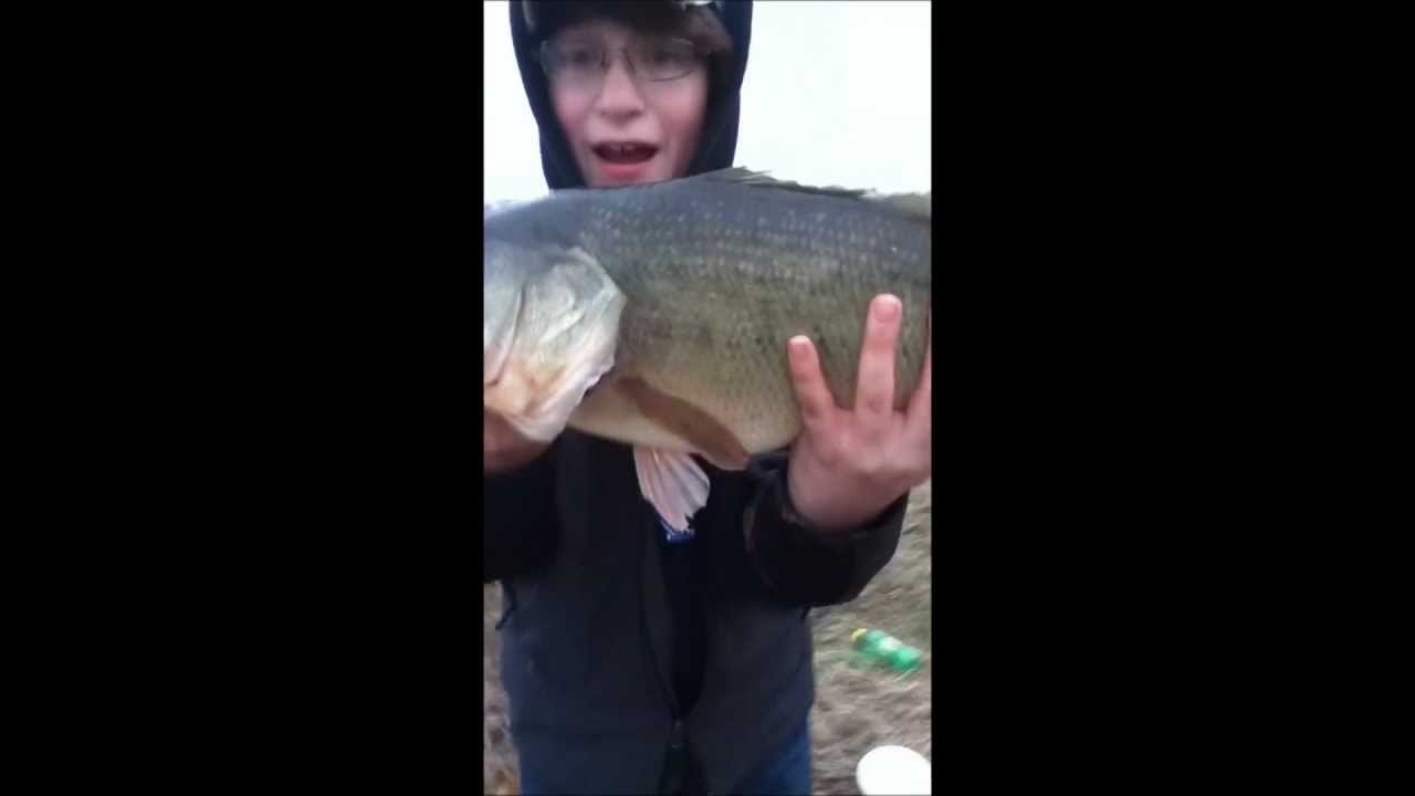 Bass Fishing with Strike King Lures: 6lb Largemouth Bass - YouTube