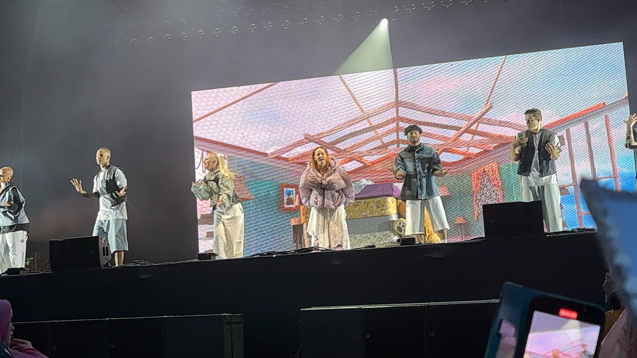 Anne-Marie Singing Beautiful Live at Westonbirt - YouTube