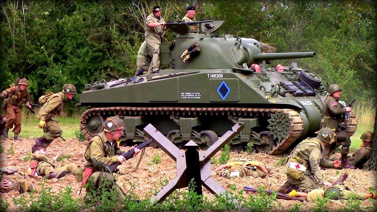 Military & Flying Machines 2017: Battle Re-enactment - YouTube