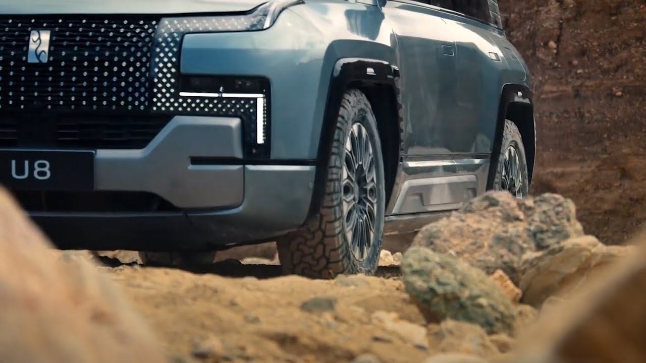 BYD DiSus P | Hydrodynamic Control System - YouTube