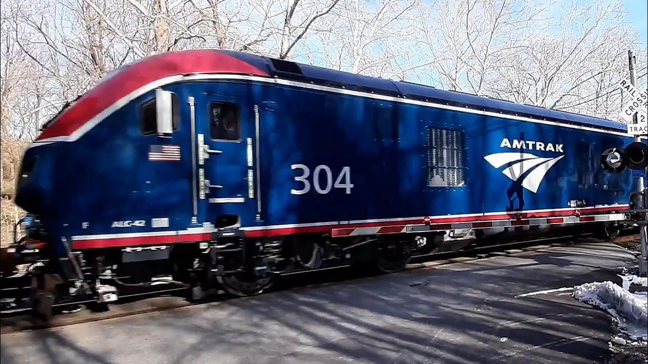 Amtrak Brings in More New ALC-42 Charger Engines - YouTube