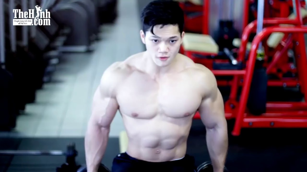 Rechie wong có 1 khuôn mặt học sinh nhưng thân hình như chiến binh nhìn ...