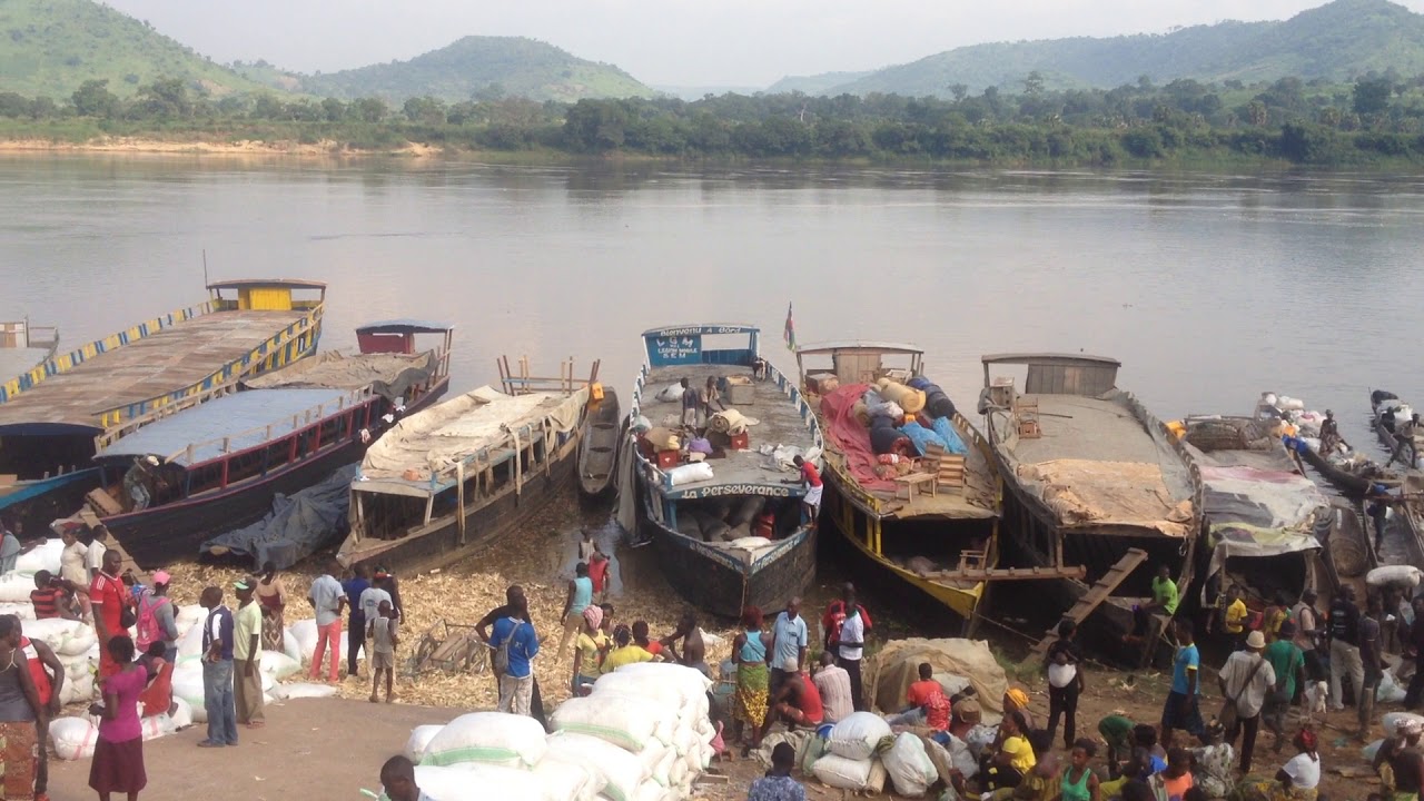 Le port Sao, un des secteurs d'activités de Bangui - YouTube