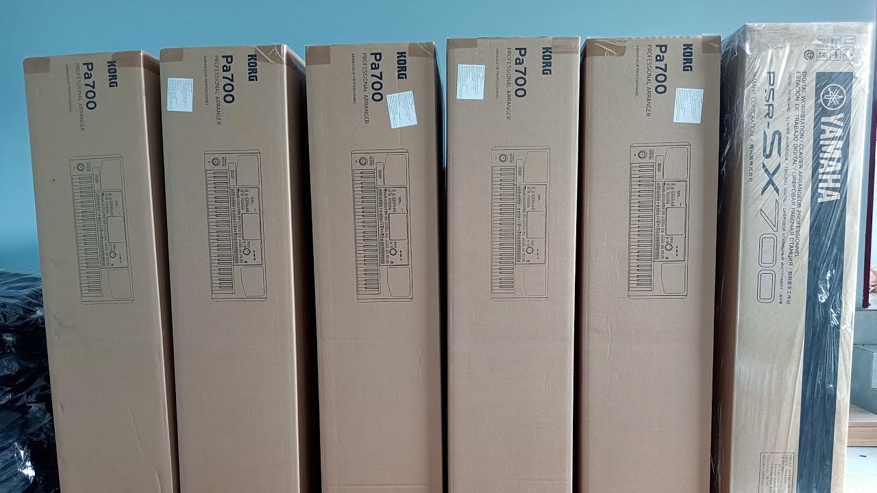 KORG PA700 MỚI chuẩn bị lên đường về MIỀN TÂY yêu thương. pa700 mới giá rẻ hơn pa700 cũ. hihi ...