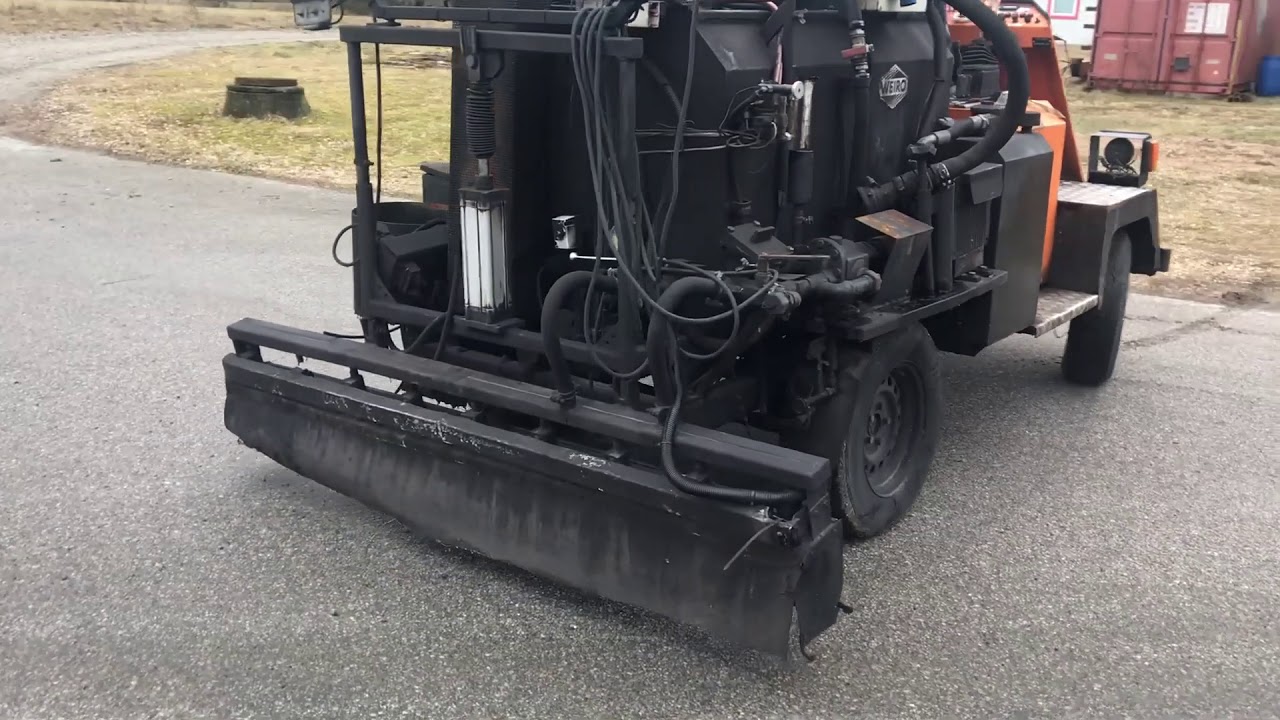 Asphalt spray machine Weiro TM804-SH for sale - YouTube