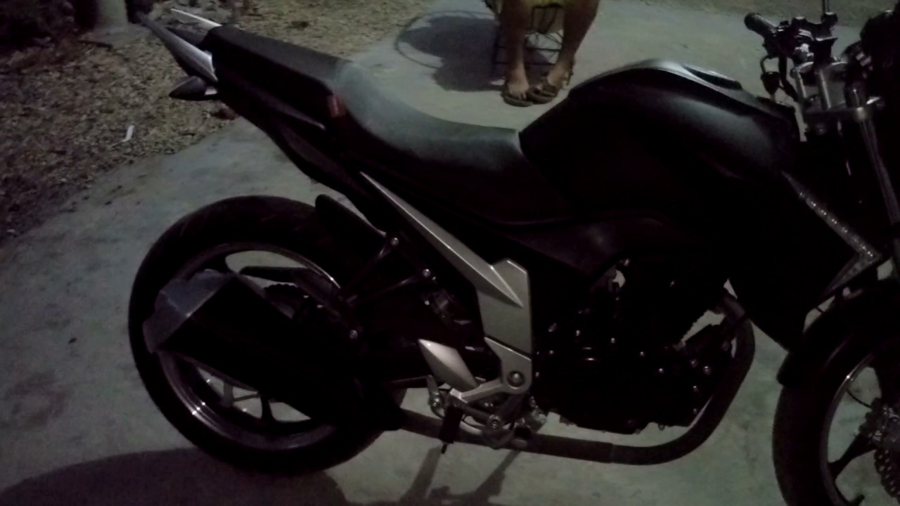 Italika 250 Z negro mate y plata - YouTube