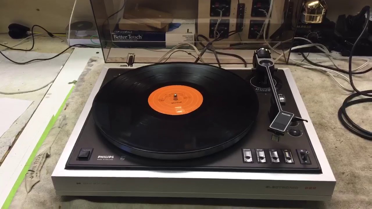 Phillips 222 Electronic Turntable - YouTube