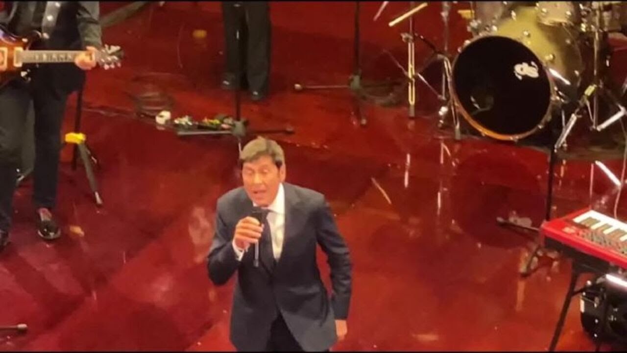 Anniversario Senato Morandi canta "C'era un ragazzo che come me Amava i ...
