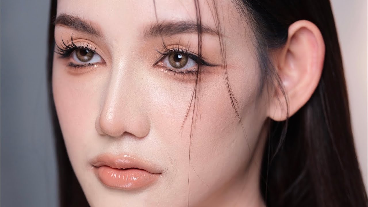 DOLA MAKEUP STYLE - YouTube