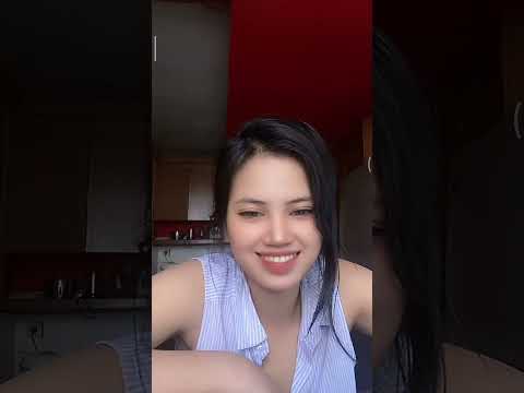 Temenin tante makan 