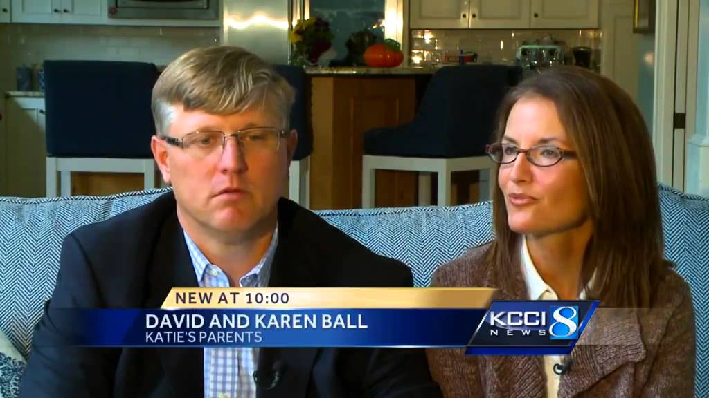 Katie Ball debuts as Waukee High School homecoming queen - YouTube