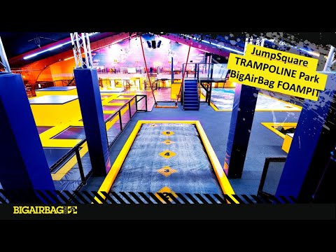 Foam Pit BigAirBag at JumpSquare Trampoline Park - YouTube