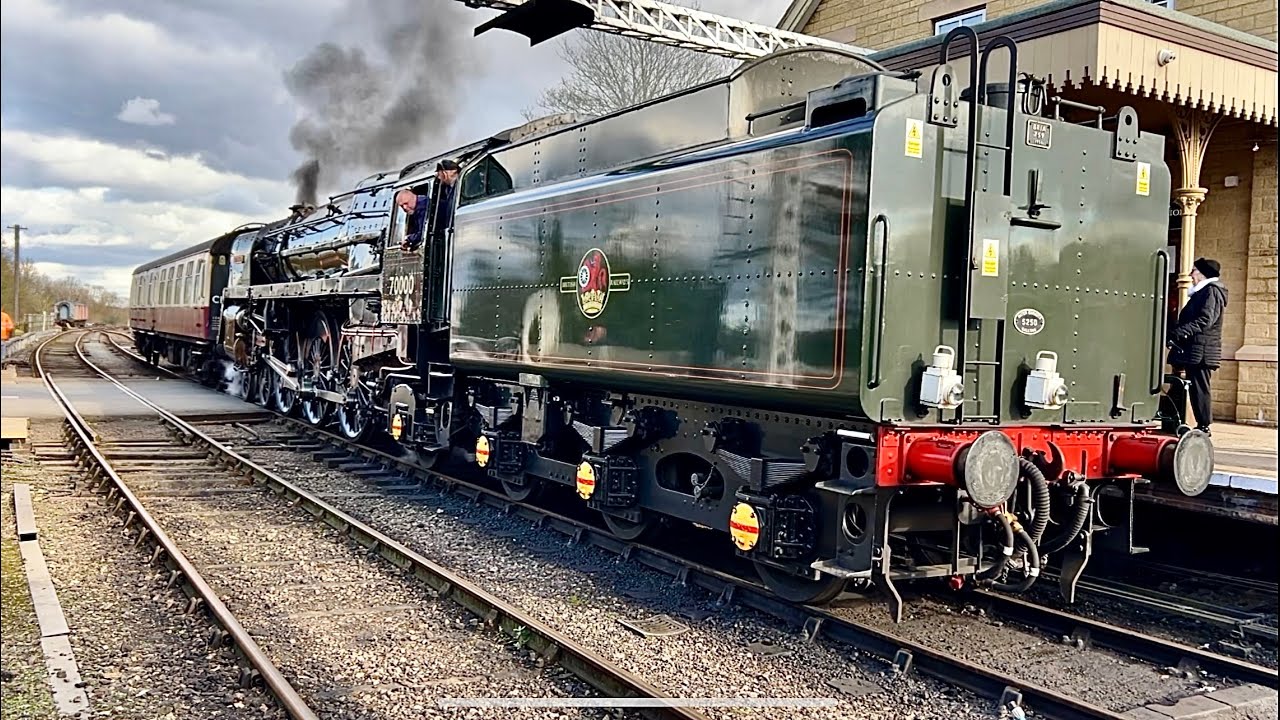 LNER 60103 Flying Scotsman & BR 70000 Britannia arriving at the Nene ...