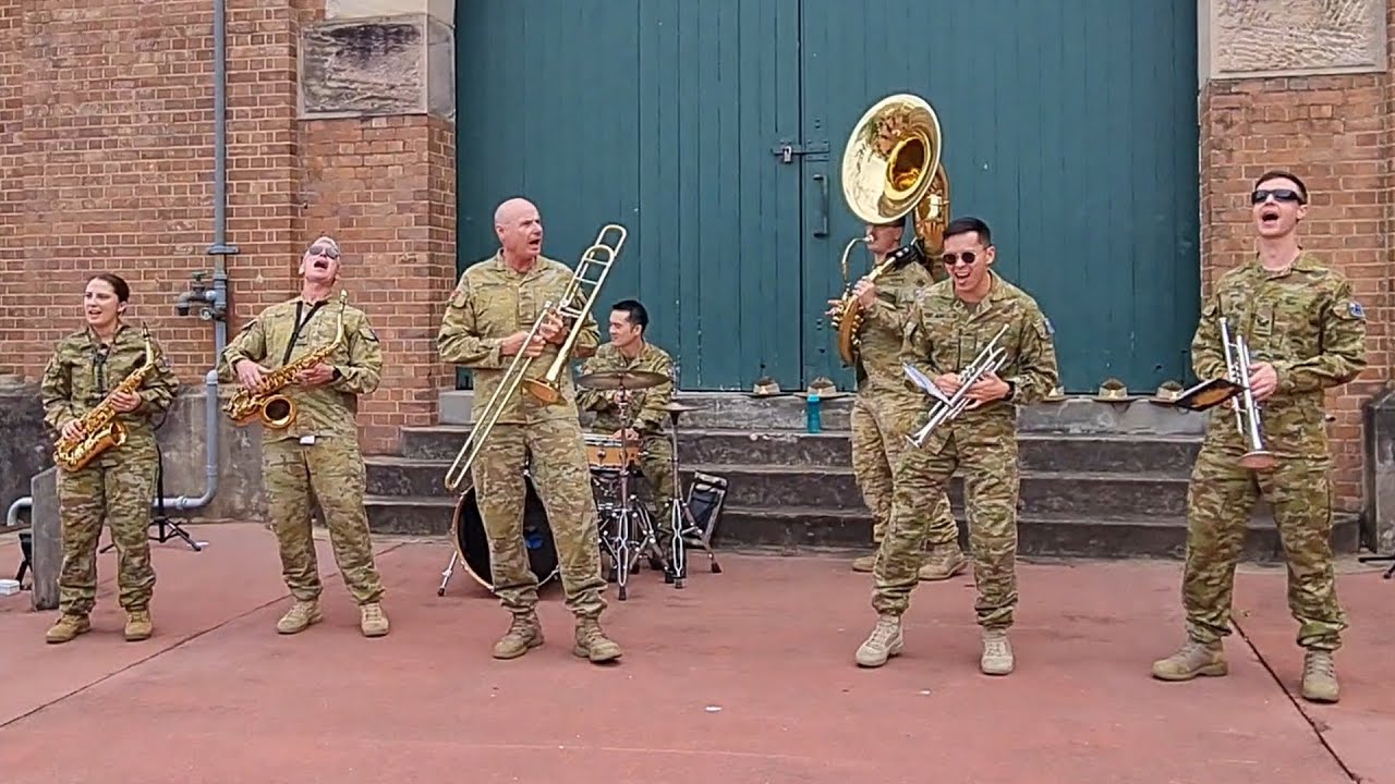 From Soldiers To Singers | Australian Army Band - YouTube