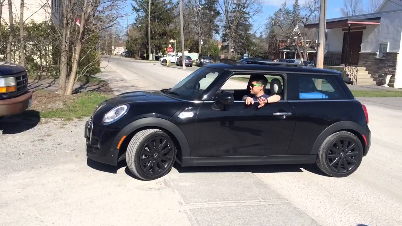 Mini Cooper S F56 Self Parking - YouTube