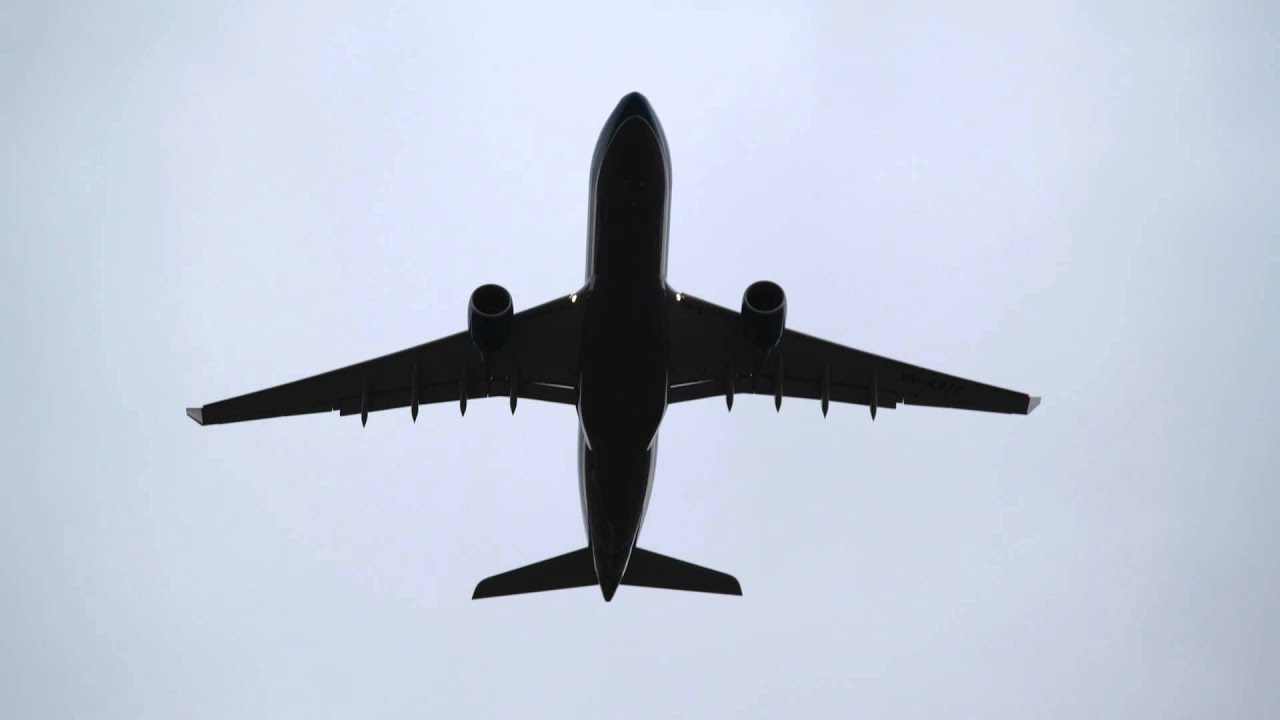 Plane Fly Over Sound Effect - YouTube