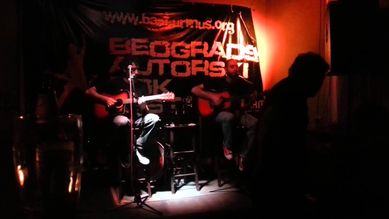 Magic Twins - Somebody To Love ( LIVE @ URMUS ) - YouTube