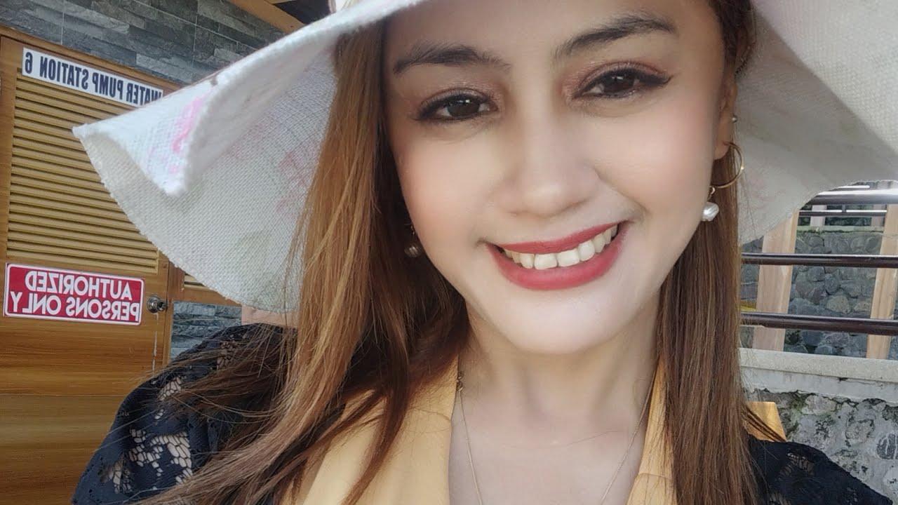 Toks Vlogs is live! let's eat breakfast - YouTube