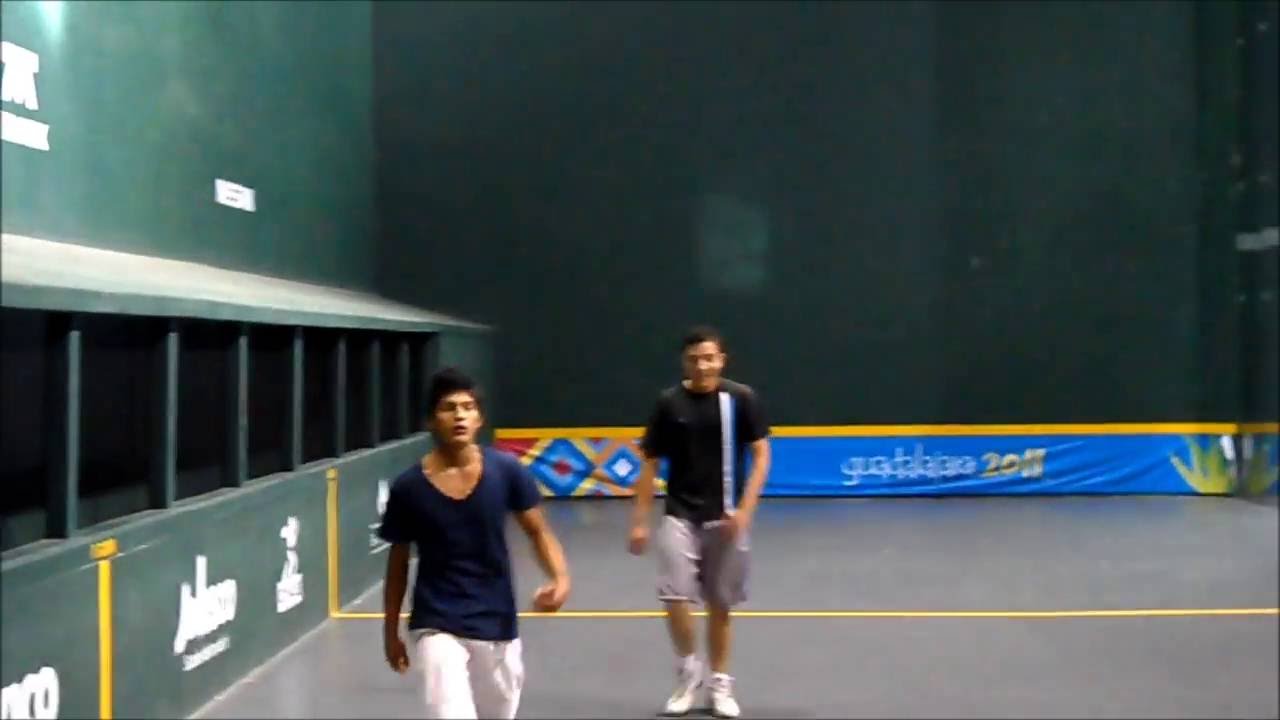 FRONTON TRINQUETE PELOTA GOSUA - YouTube