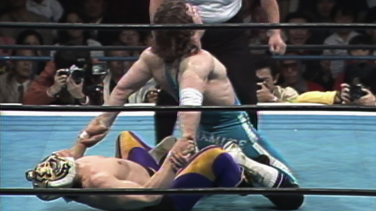 Tiger Mask vs. Dynamite Kid:July 29, 1983 - YouTube