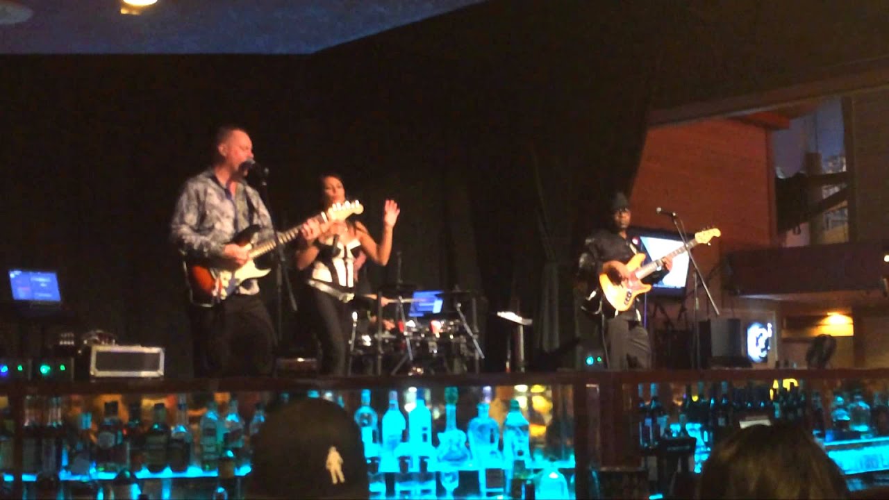The Hit Crowd - Live at Buffalo Bills Nov 1, 2014 - YouTube