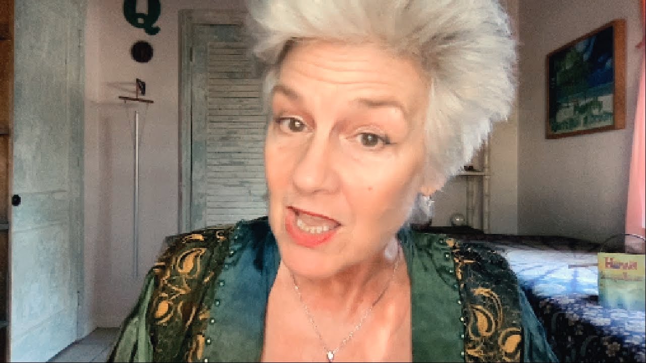 Lady Melody reads the Chamber of Secrets-episode 27 - YouTube