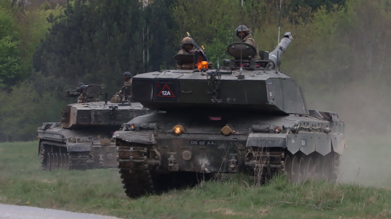 British Army Tanks in Action!! - YouTube