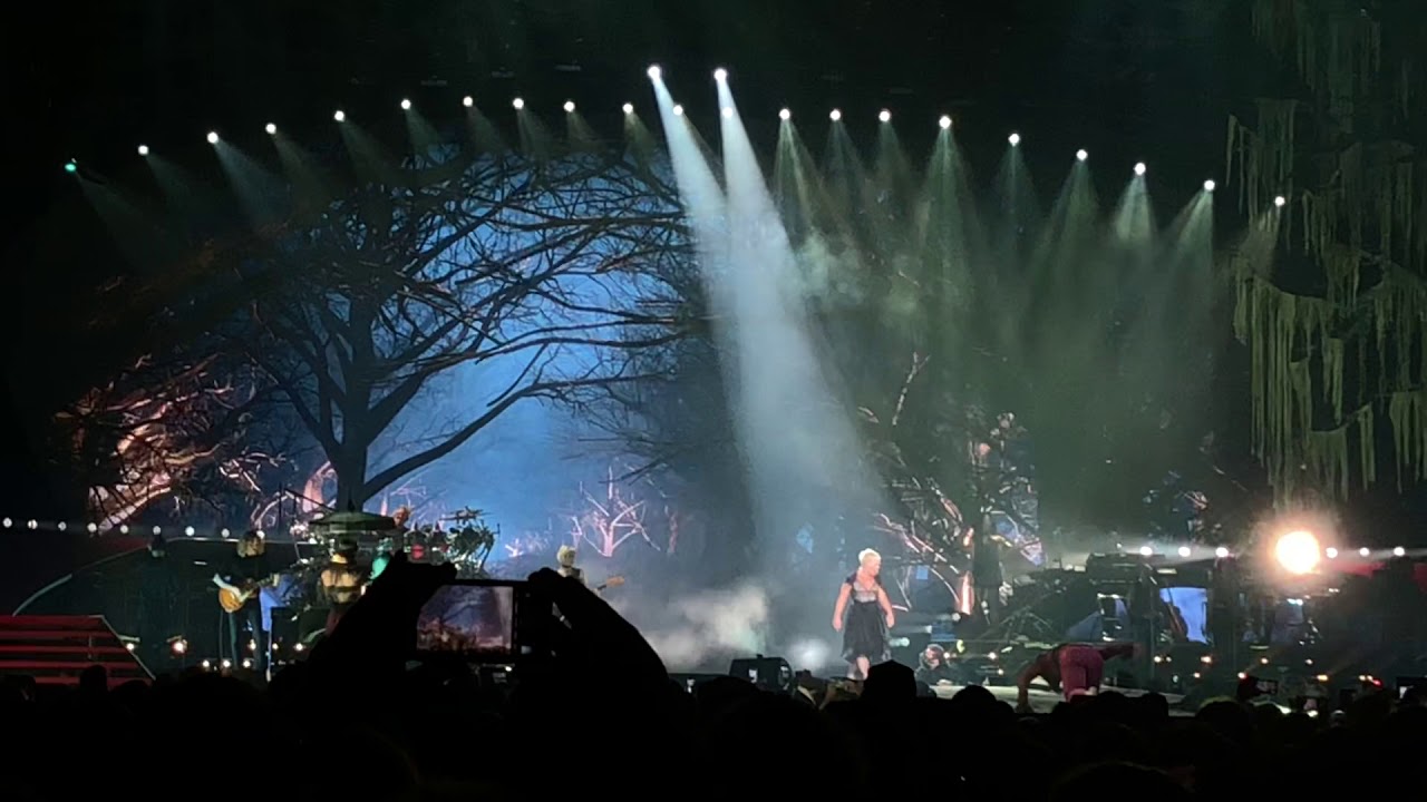 Pink Try - live at Staples Center, Beautiful Trauma Tour - YouTube