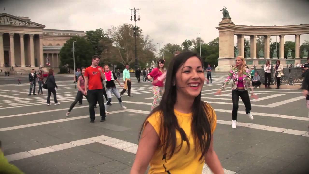 Pharrell Williams Happy Flashmob in Budapest 2014 - YouTube