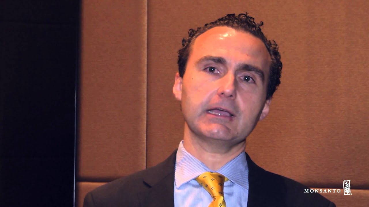 ¿Cómo trabaja Monsanto con los productores de América Latina? - YouTube