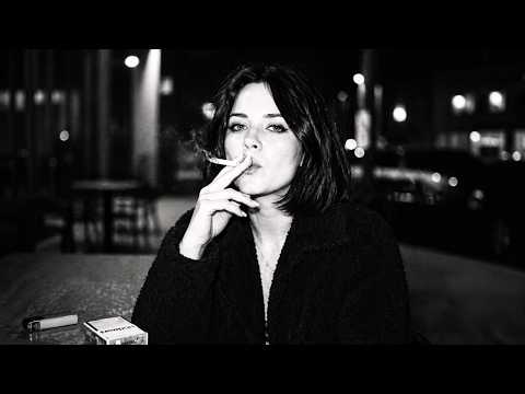 Anne Bloom - Shift // Darkwave