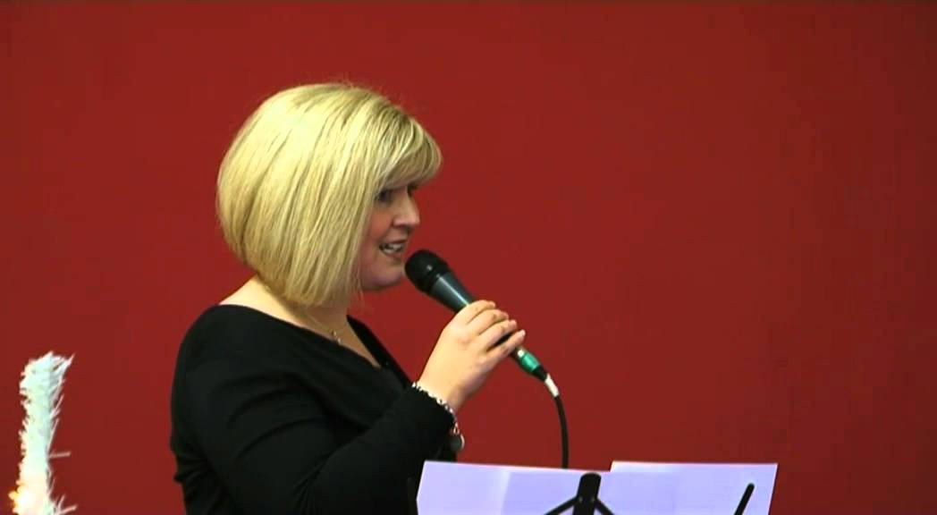 Christmas Medley - Gillian Adams - YouTube