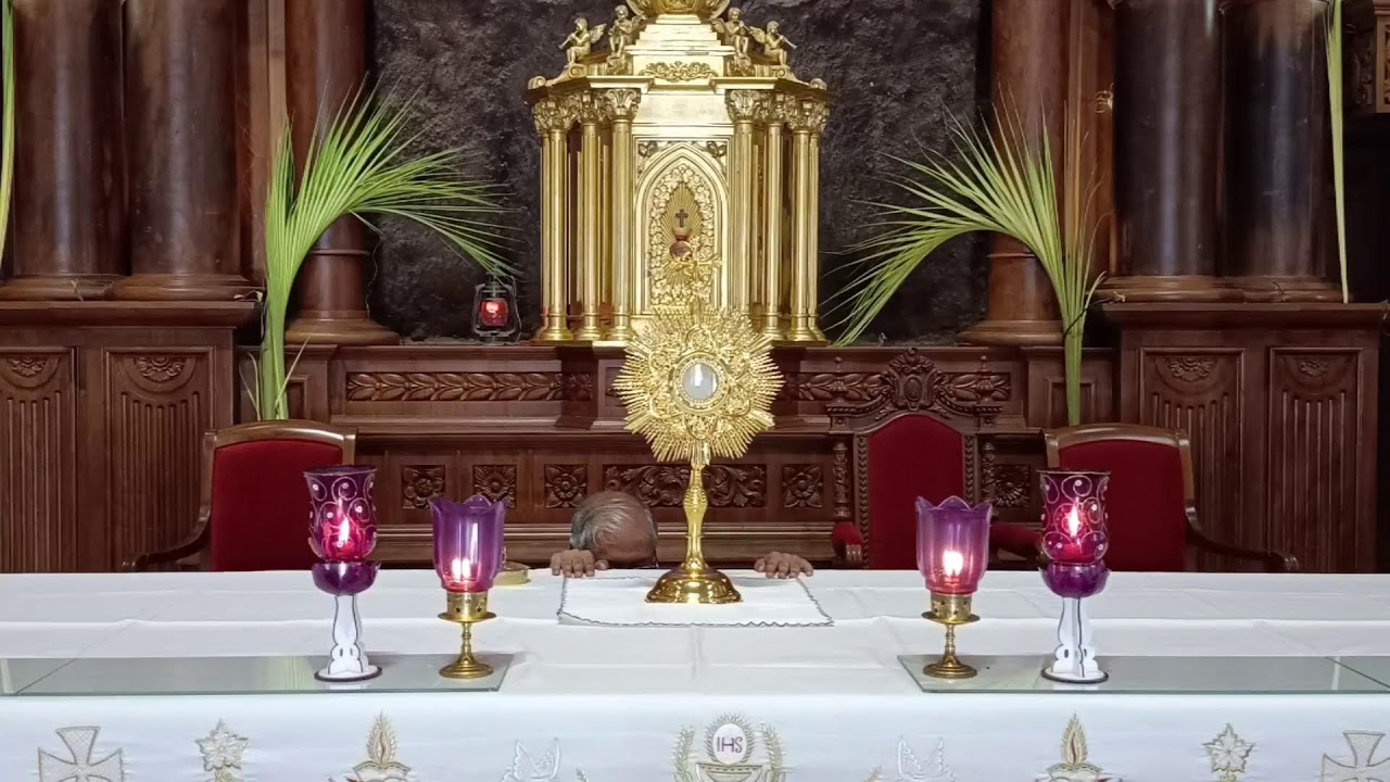 Live streaming of St. Augustines Church Aroor - YouTube