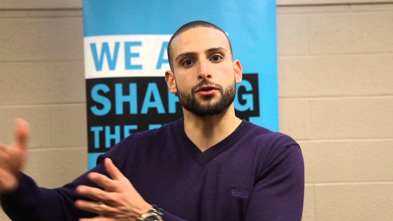 2 minutes with Adel Hajjai - YouTube