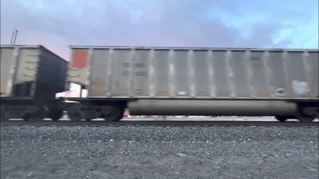 BNSF #9075 Leading & NB Empty Energy Coal Train With Two DP Units 12/25/22 🎁🎄🎅🚂 - YouTube