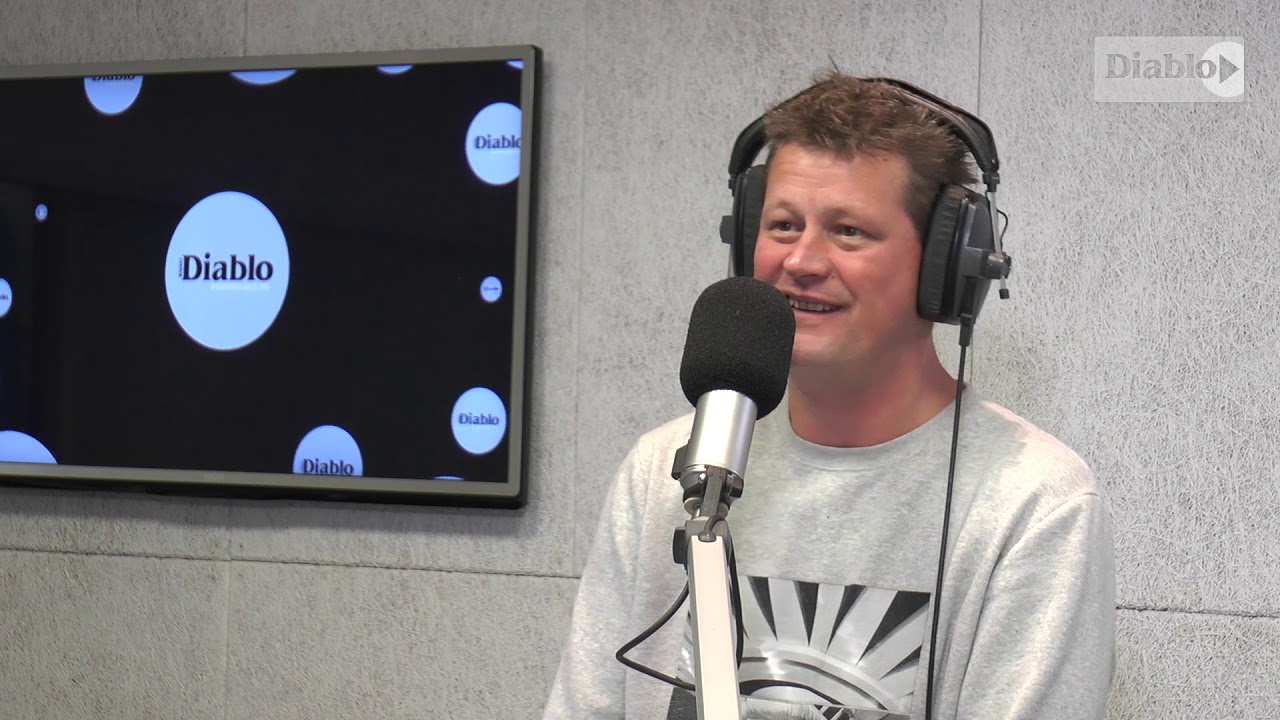 En Ny Dag - Maximillian LIVE med ny single "On My Mind" - YouTube