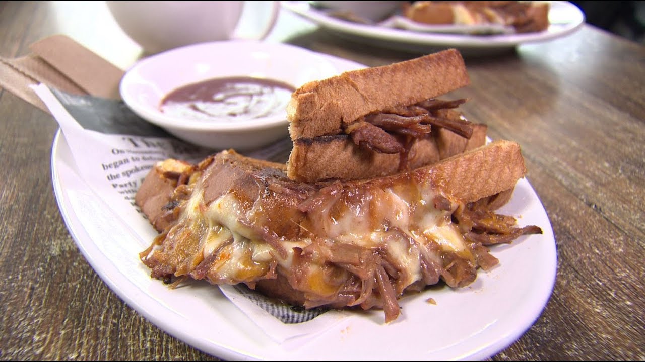 Chicago's Best Grilled Cheese: Robust Coffee Lounge - YouTube