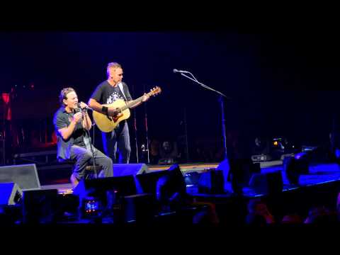 Pearl Jam - Bee Girl - Moline (October 17, 2014) (4K)