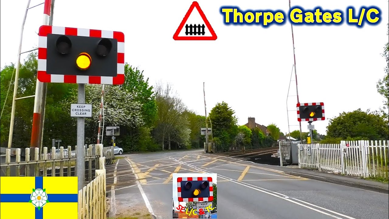 Thorpe Gates Level Crossing, North Yorkshire - YouTube