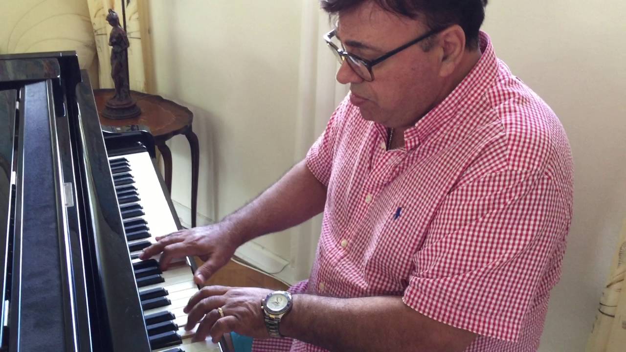 From Russia With Love - Bob Mounzer - YouTube