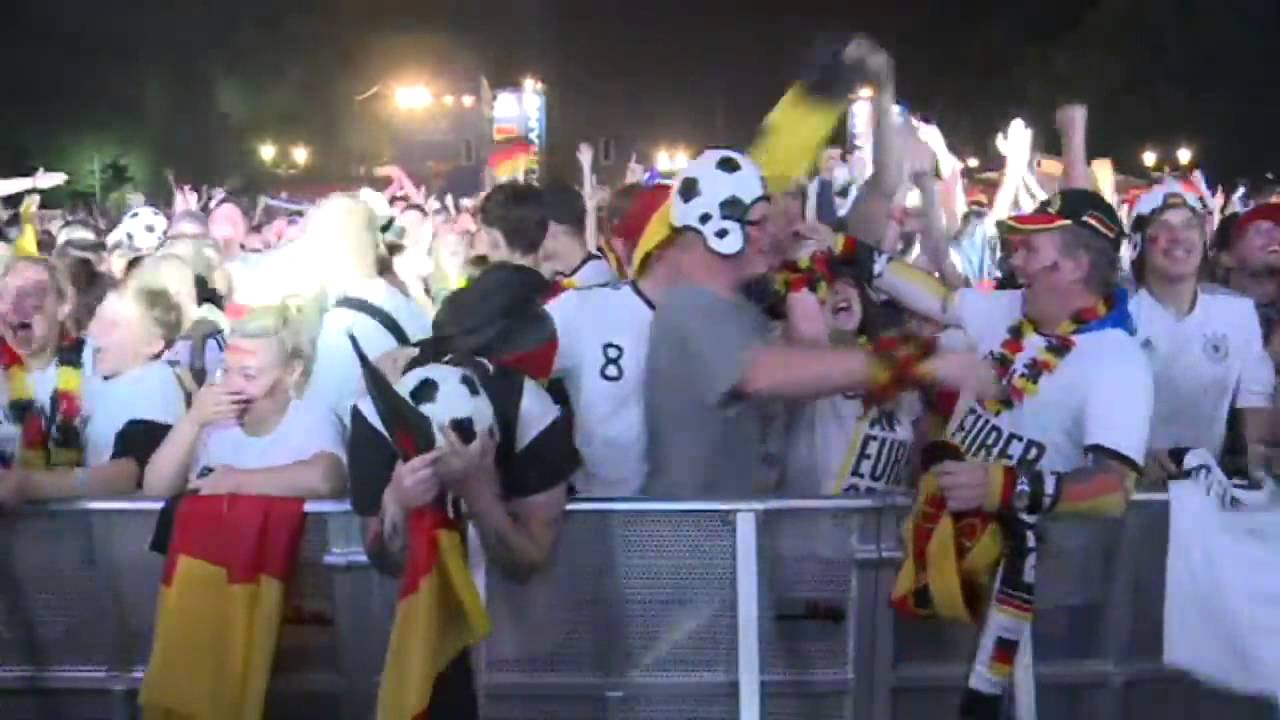 Germany fans celebrates 7-1 win over Brazil - YouTube
