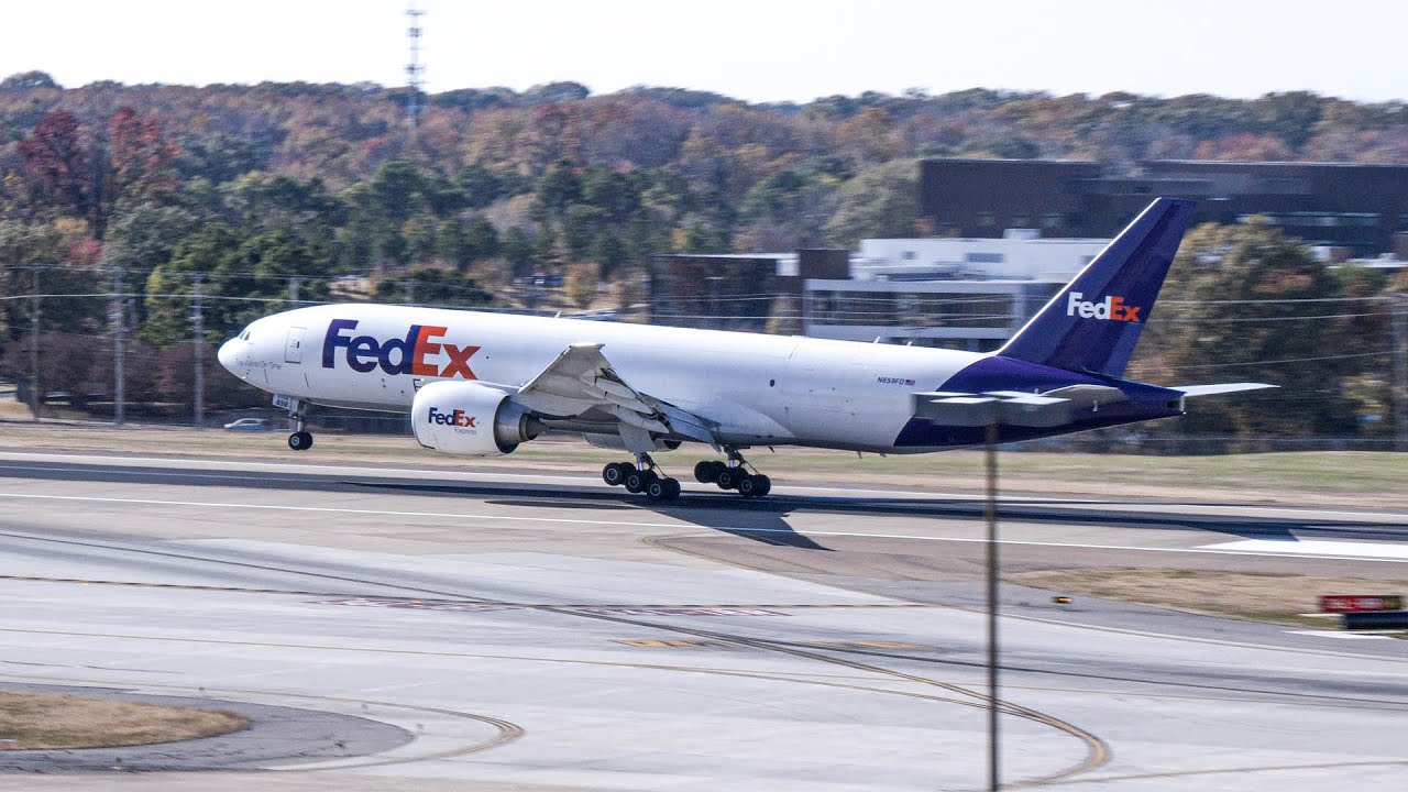 FedEx Pilot Last Final Landing | Boeing 777 | Vlog - YouTube