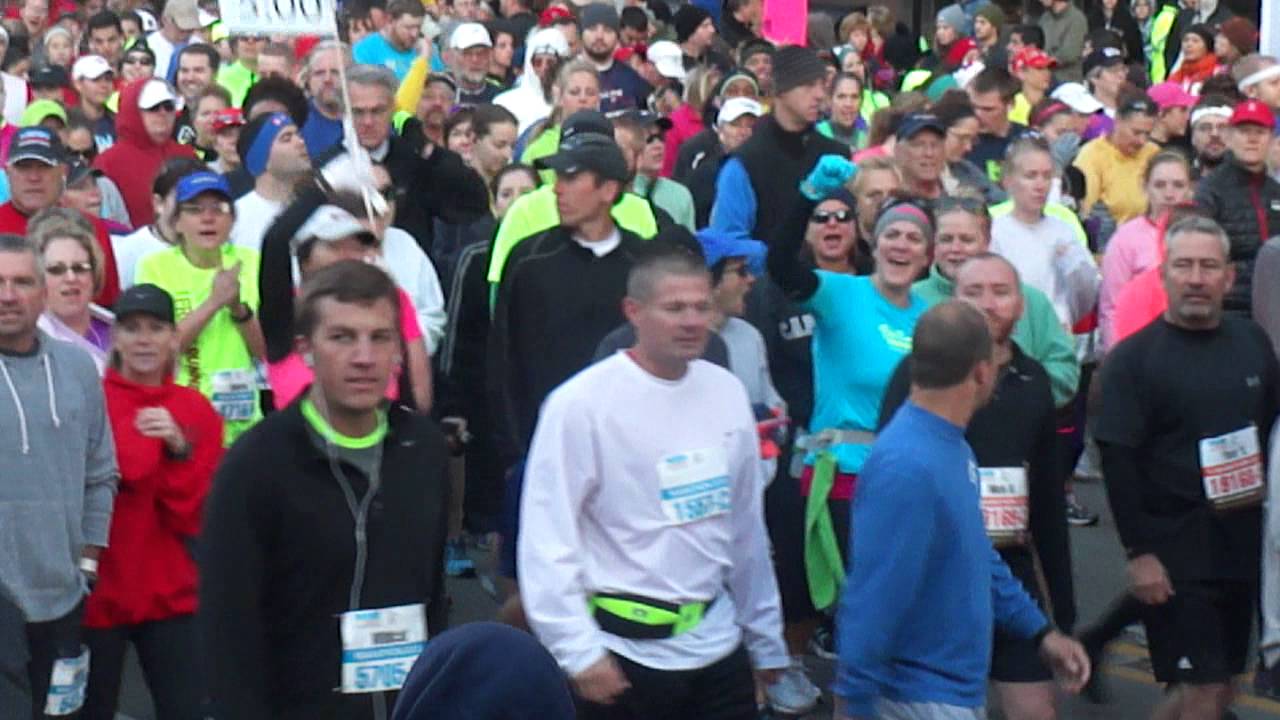 Columbus Marathon 2013 - Danger Brothers: "Highway to Hell" - YouTube