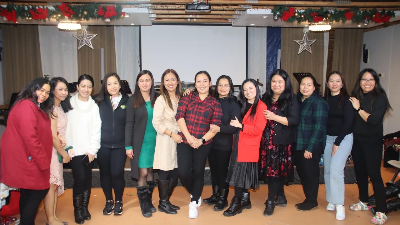 Prince Of Peace Hand Mime Women's Presentation - YouTube