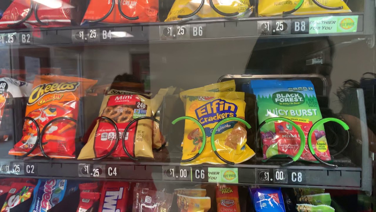 SNACK VENDING MACHINE in AMERICA - YouTube